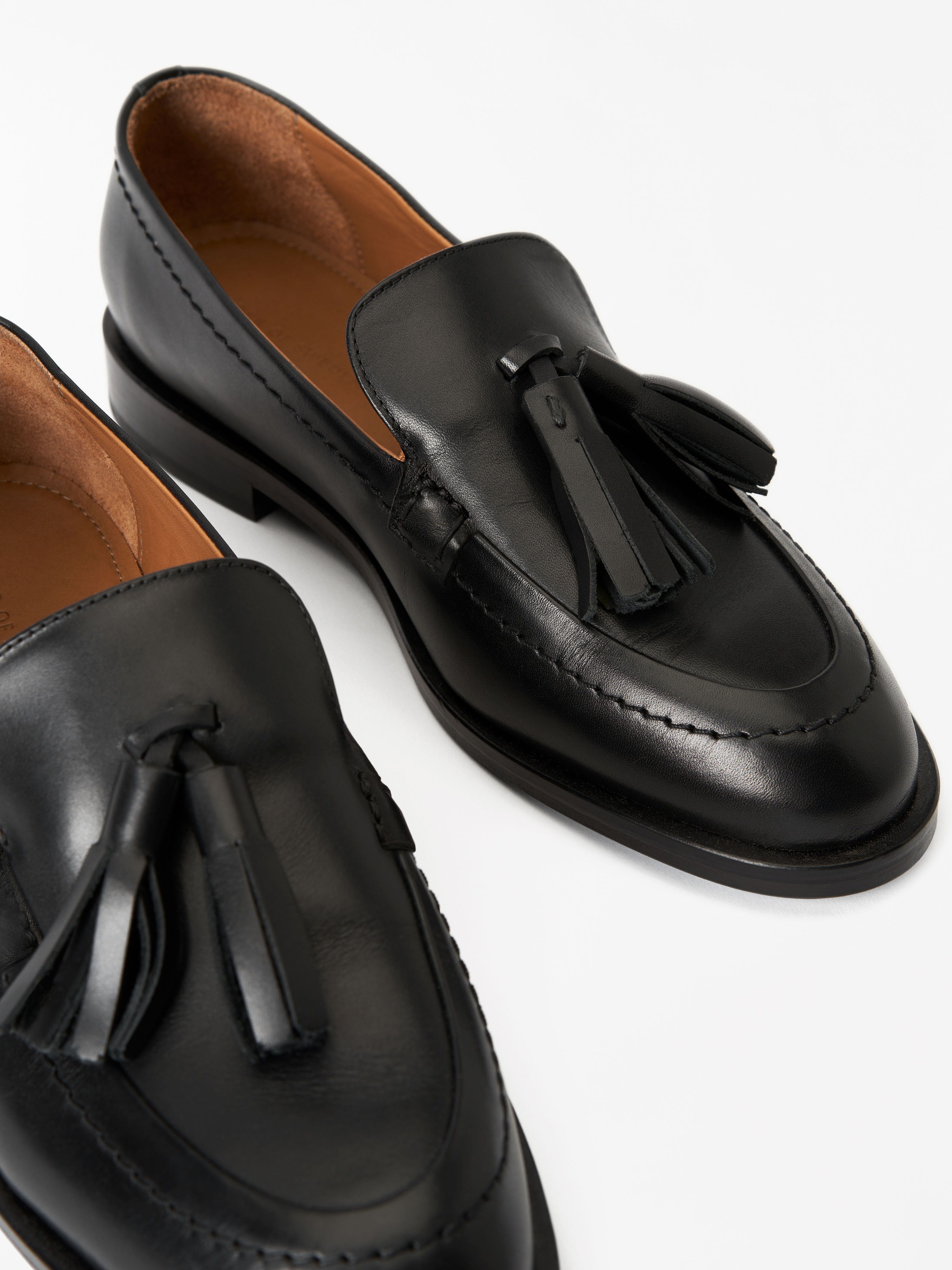 Cipra Tasselled Black Leather Loafers | Tiger Of Sweden